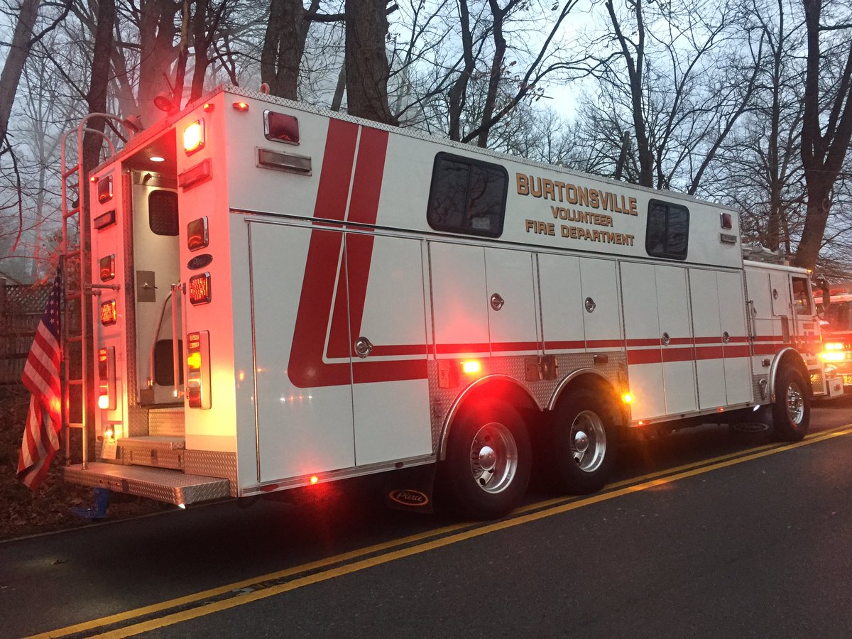 RS715 & PE715 Respond to House Fire on Notley Rd. - Burtonsville ...